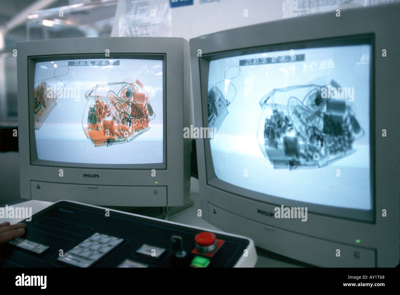 Airport x ray Banque de photographies et d’images à haute résolution ...