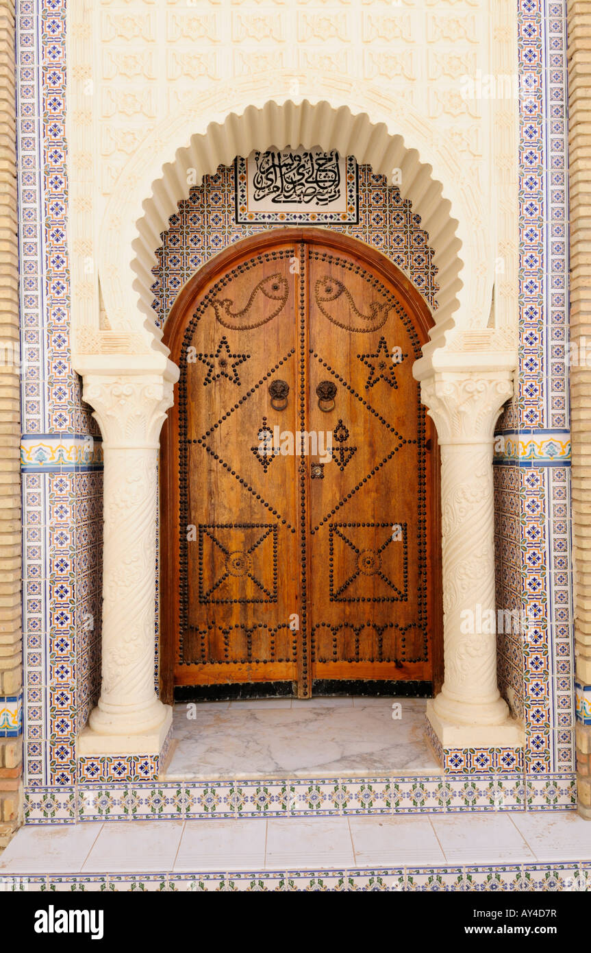 Porte tunisienne décorative Banque de photographies et d’images à haute ...