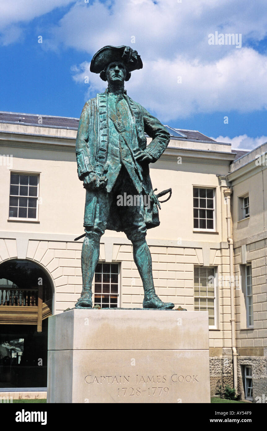Statue de le capitaine James Cook au National Maritime Museum de ...