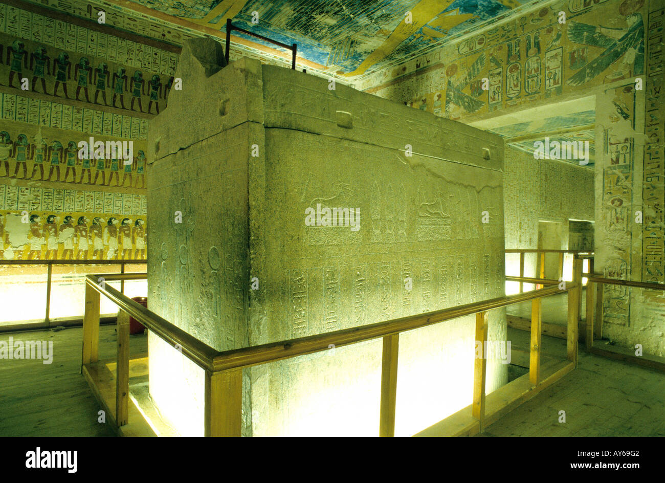 Egypte Vallée du Nil nécropole thébaine Vallée des rois tombe de Ramsès ...