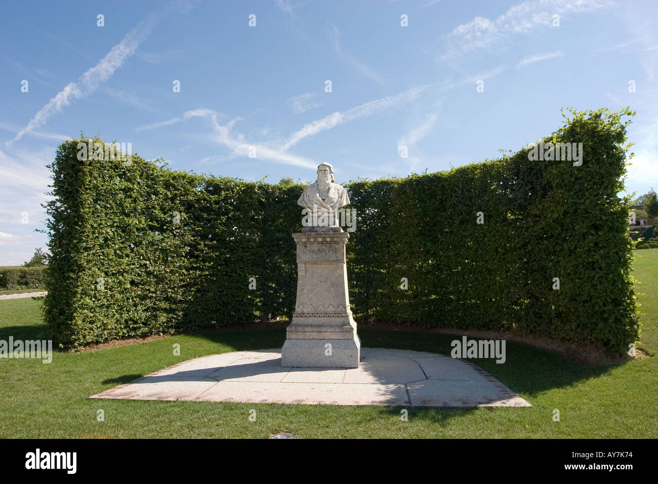 Statue leonardo da vinci amboise Banque de photographies et d’images à ...