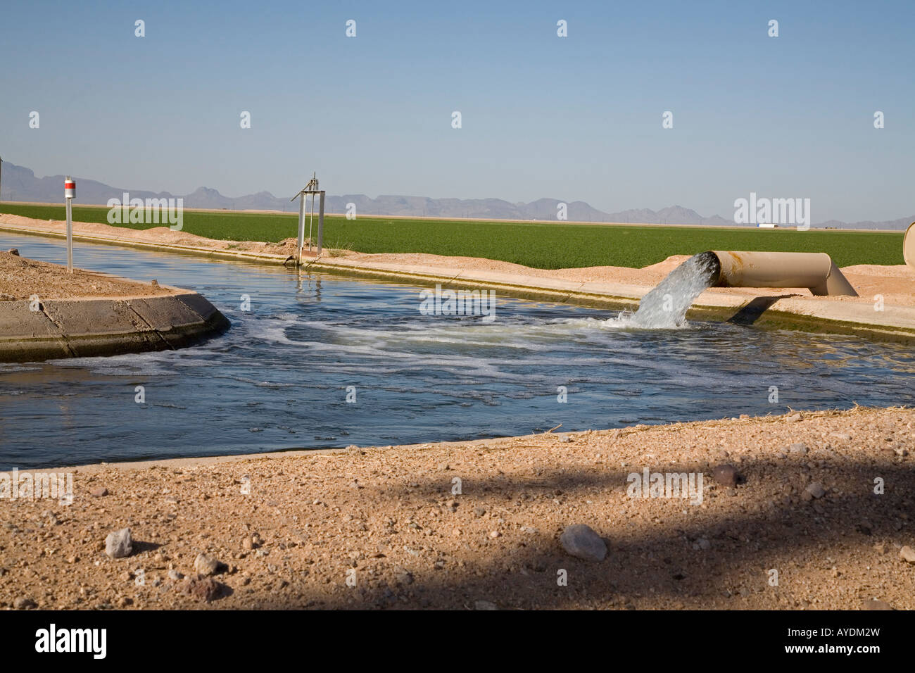 Irrigation in desert Banque de photographies et d’images à haute ...