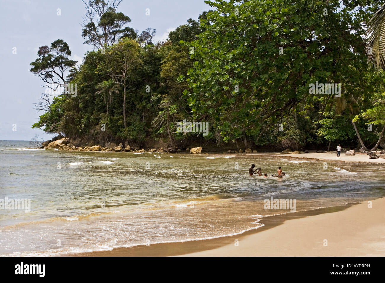 Libreville gabon beach Banque de photographies et d’images à haute ...