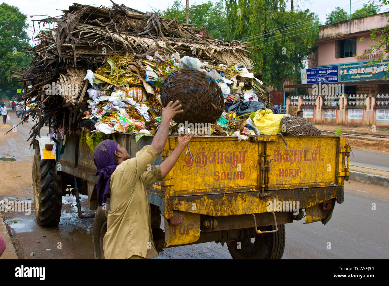 Camion camion camion poubelle Banque de photographies et d’images à ...