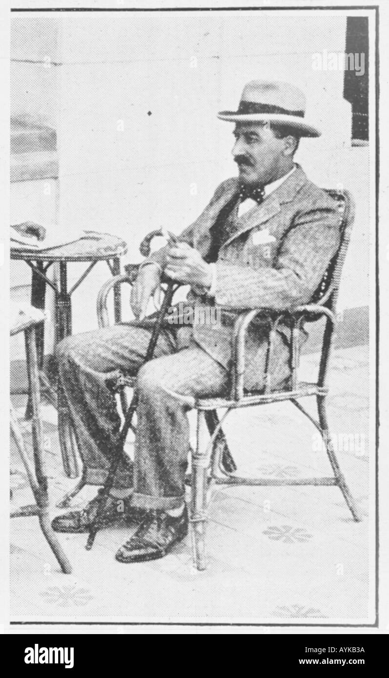 Howard carter at the tomb tutankhamen Banque de photographies et d ...