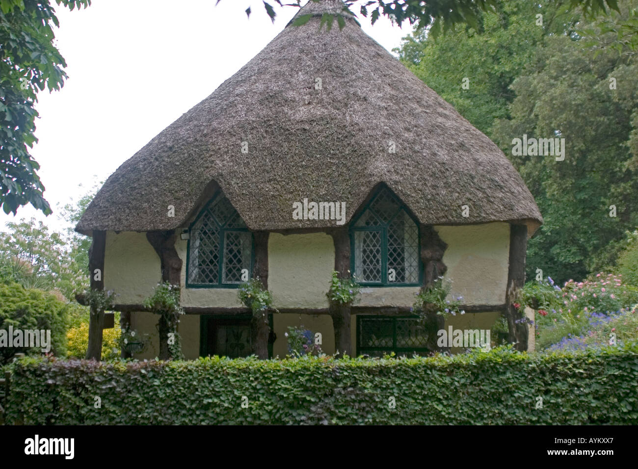 Cockington forge Banque de photographies et d’images à haute résolution ...
