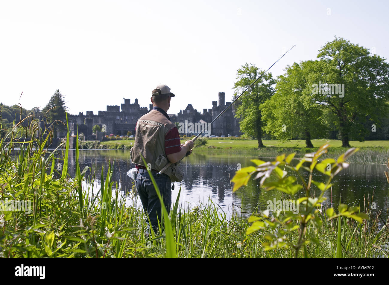 La pêche à la mouche sur la rivière Cong Ashford Castle Cong Mayo ...