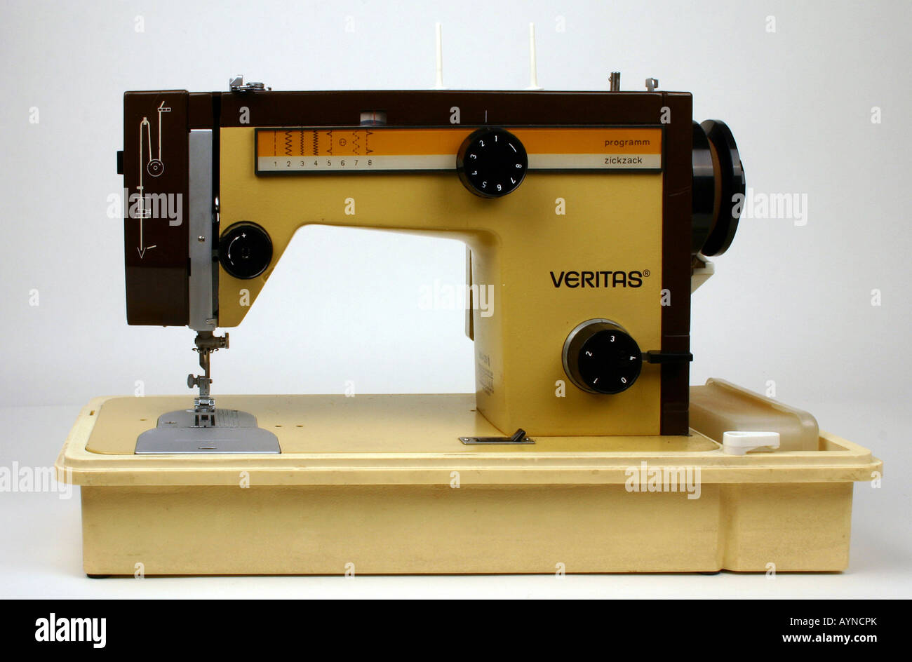 Veritas sewing machine Banque de photographies et d’images à haute ...