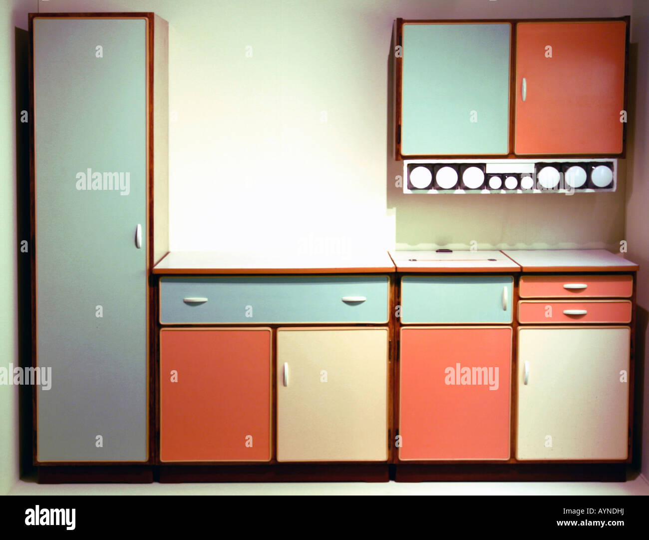 1950s building design Banque de photographies et d’images à haute ...