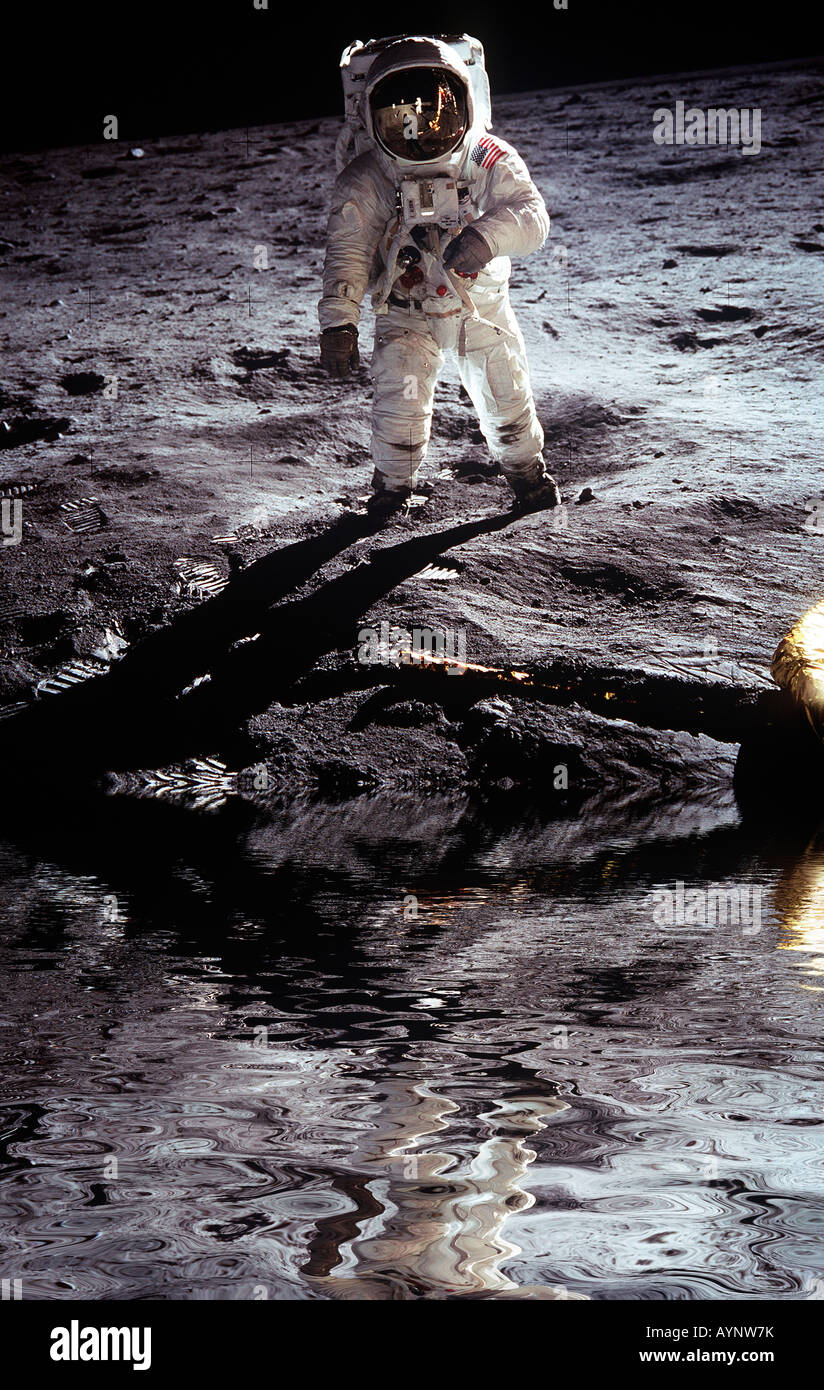 Neil armstrong sur la lune Banque de photographies et d’images à haute ...