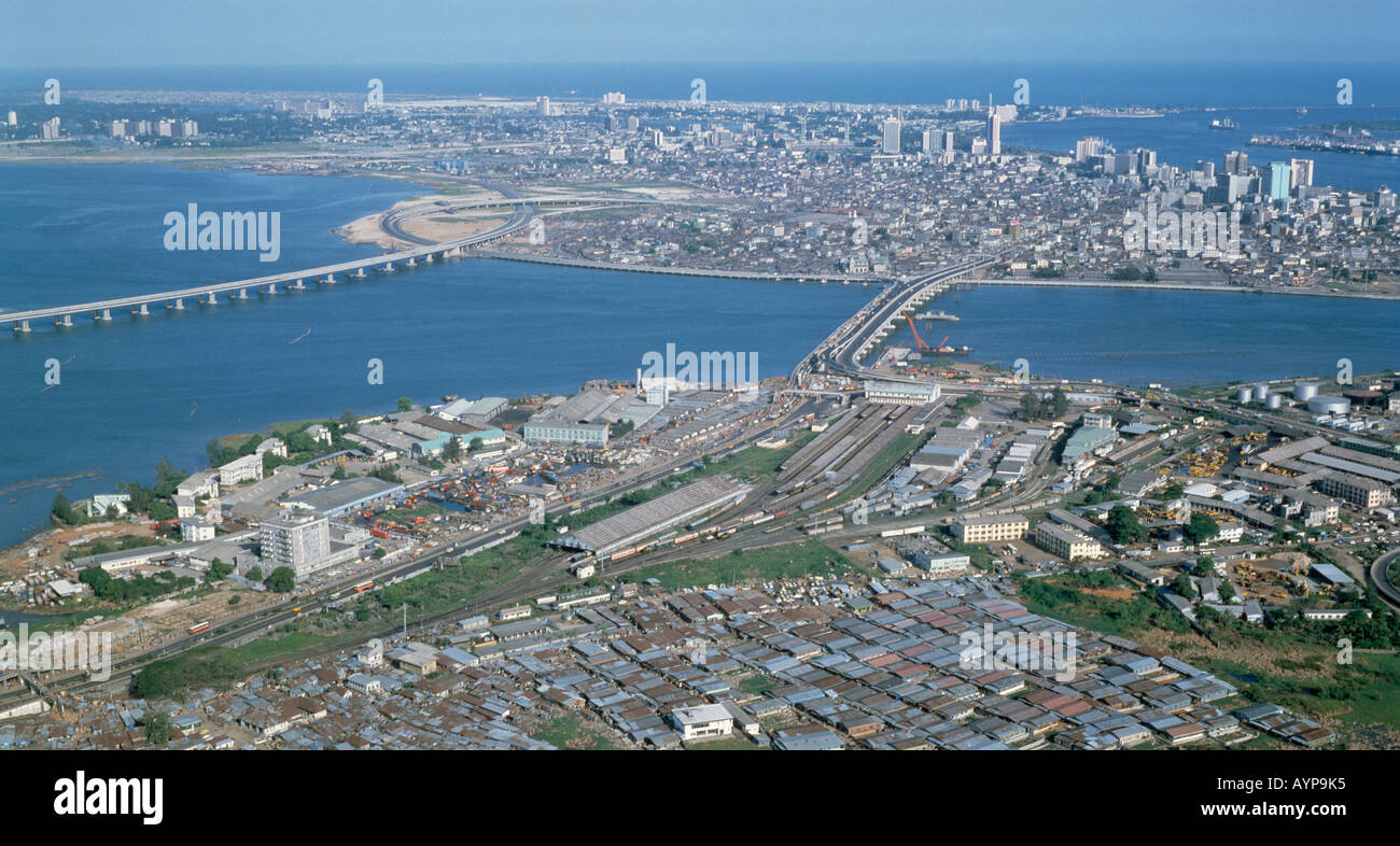 L'Afrique de l'Ouest Nigeria Lagos Cityscape Skyline Vue aérienne de la ...