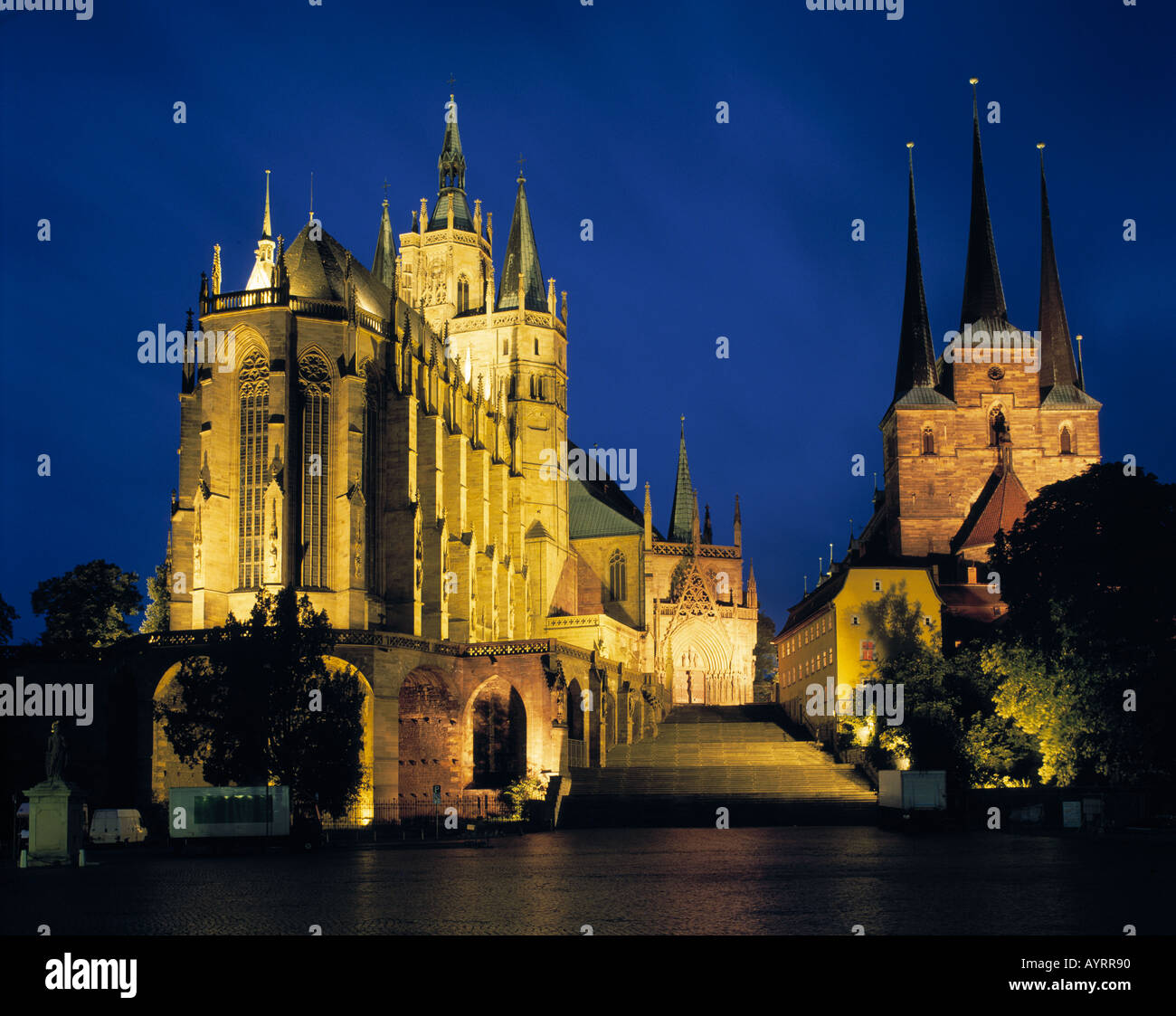 Erfurt dom severikirche domplatz Banque de photographies et d’images à ...