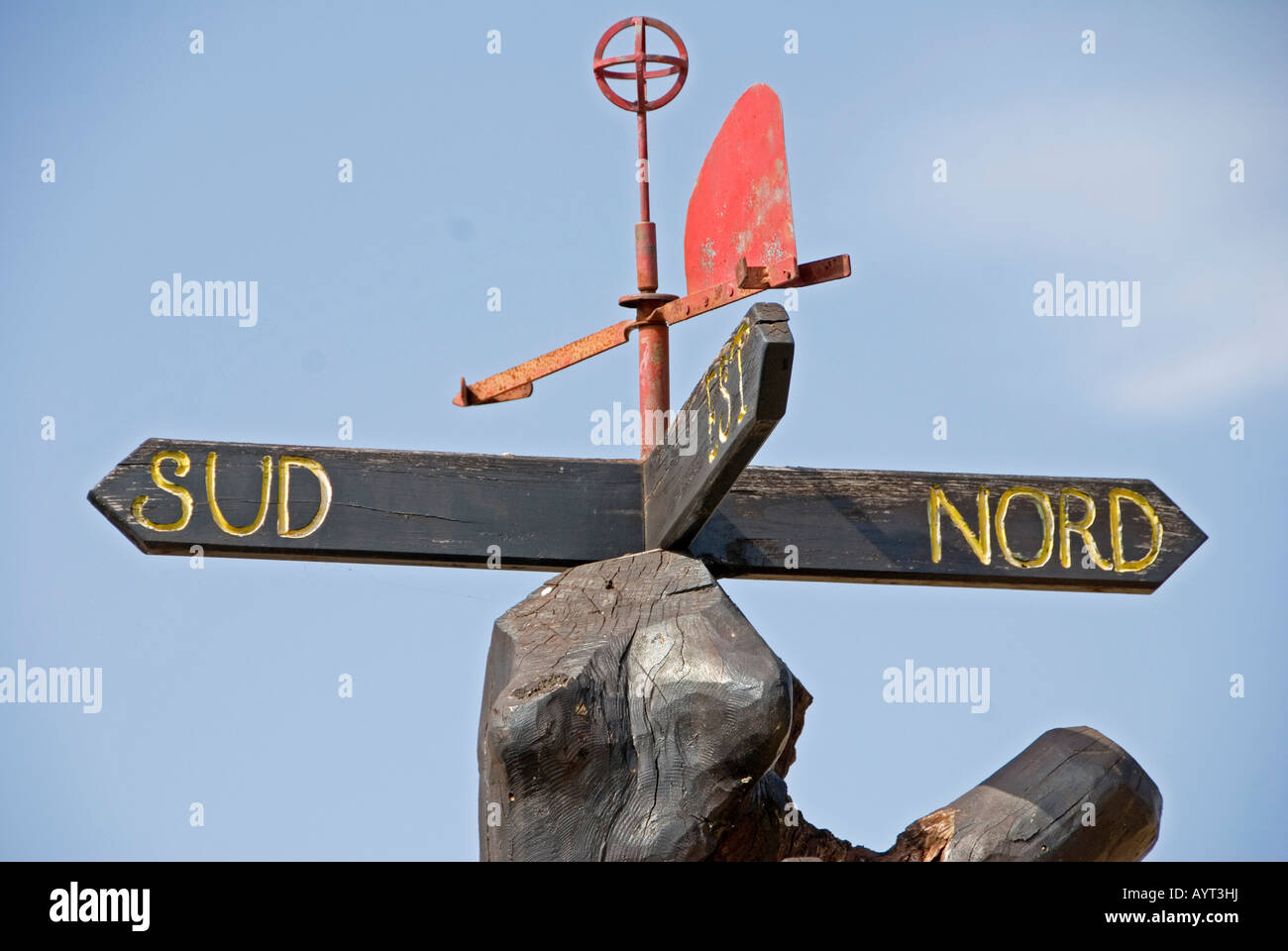 Signes cardinaux Banque de photographies et d’images à haute résolution ...