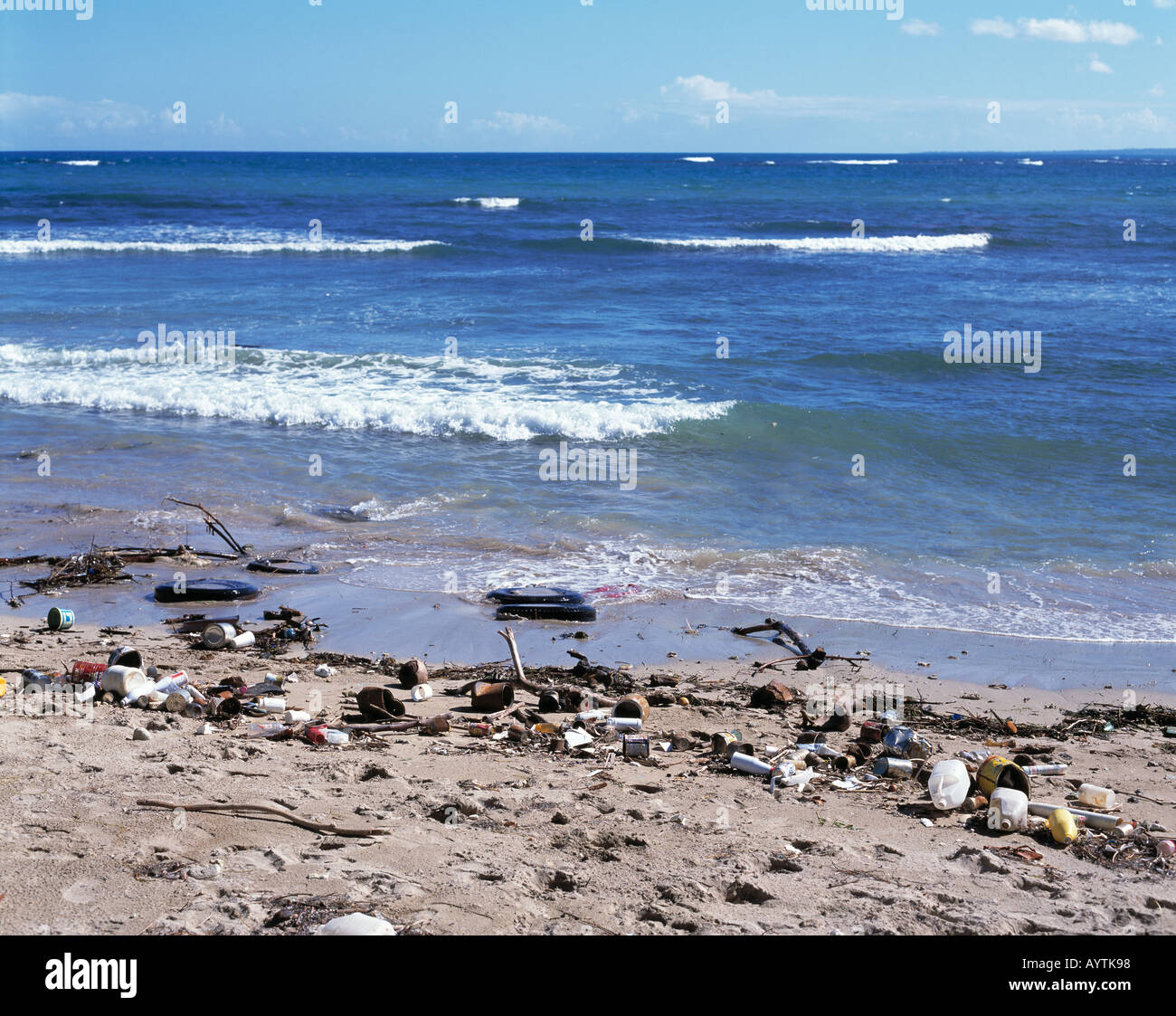 Long beach pollution waste Banque de photographies et d’images à haute ...