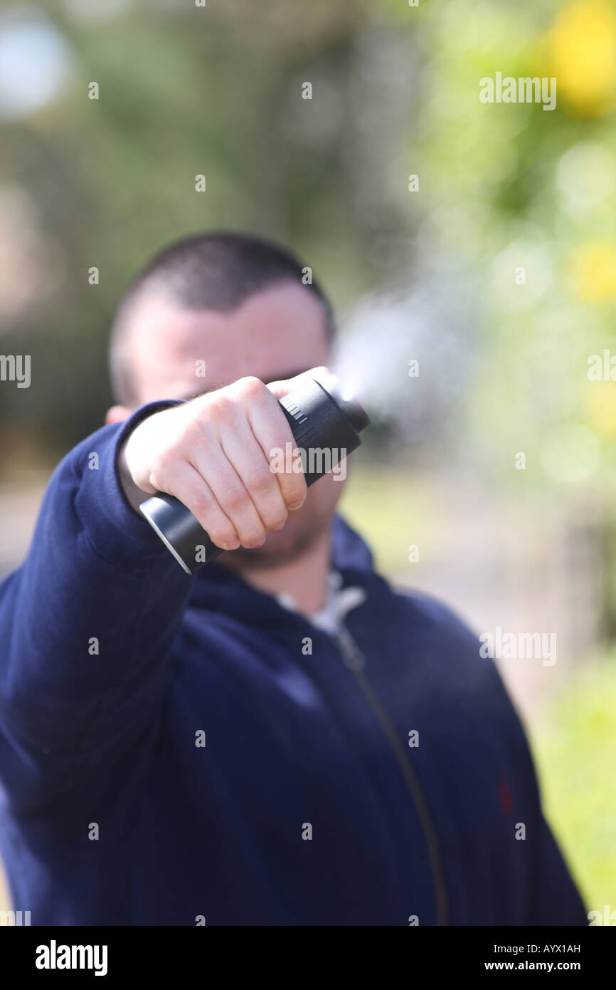 Cs spray Banque de photographies et d’images à haute résolution - Alamy