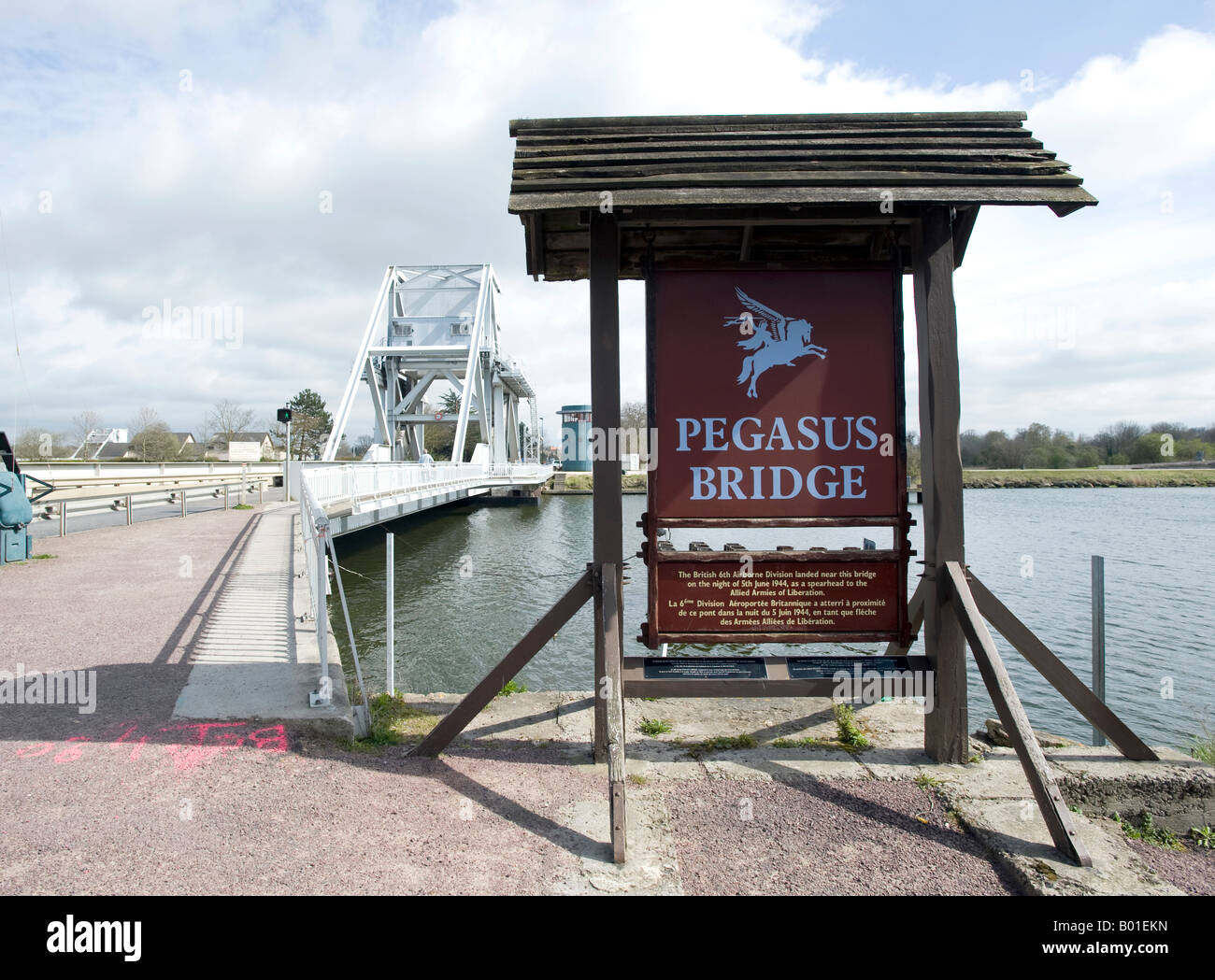 Pegasus bridge 1944 Banque de photographies et d’images à haute ...
