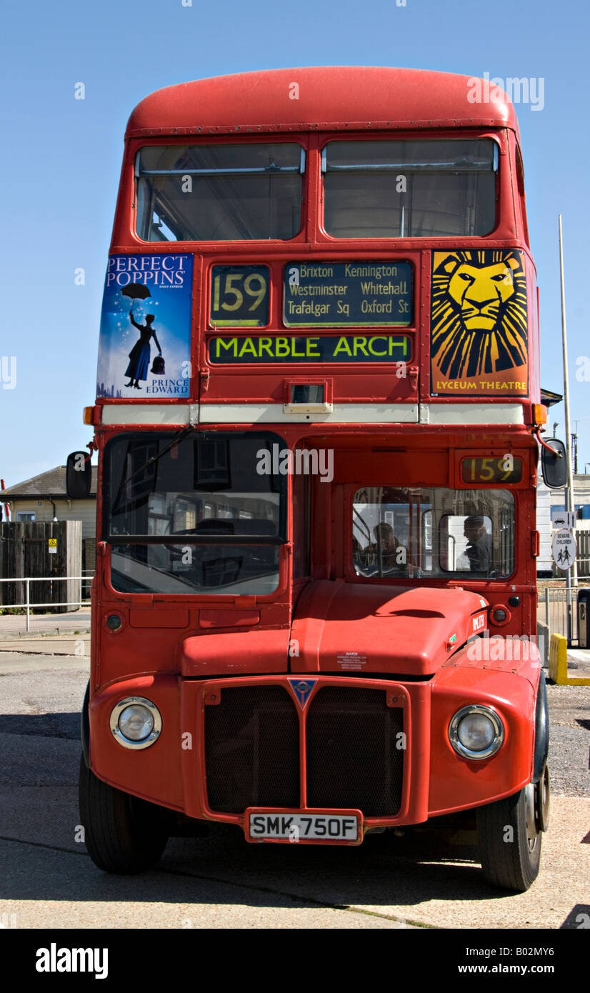 1950s london routemaster bus Banque de photographies et d’images à ...