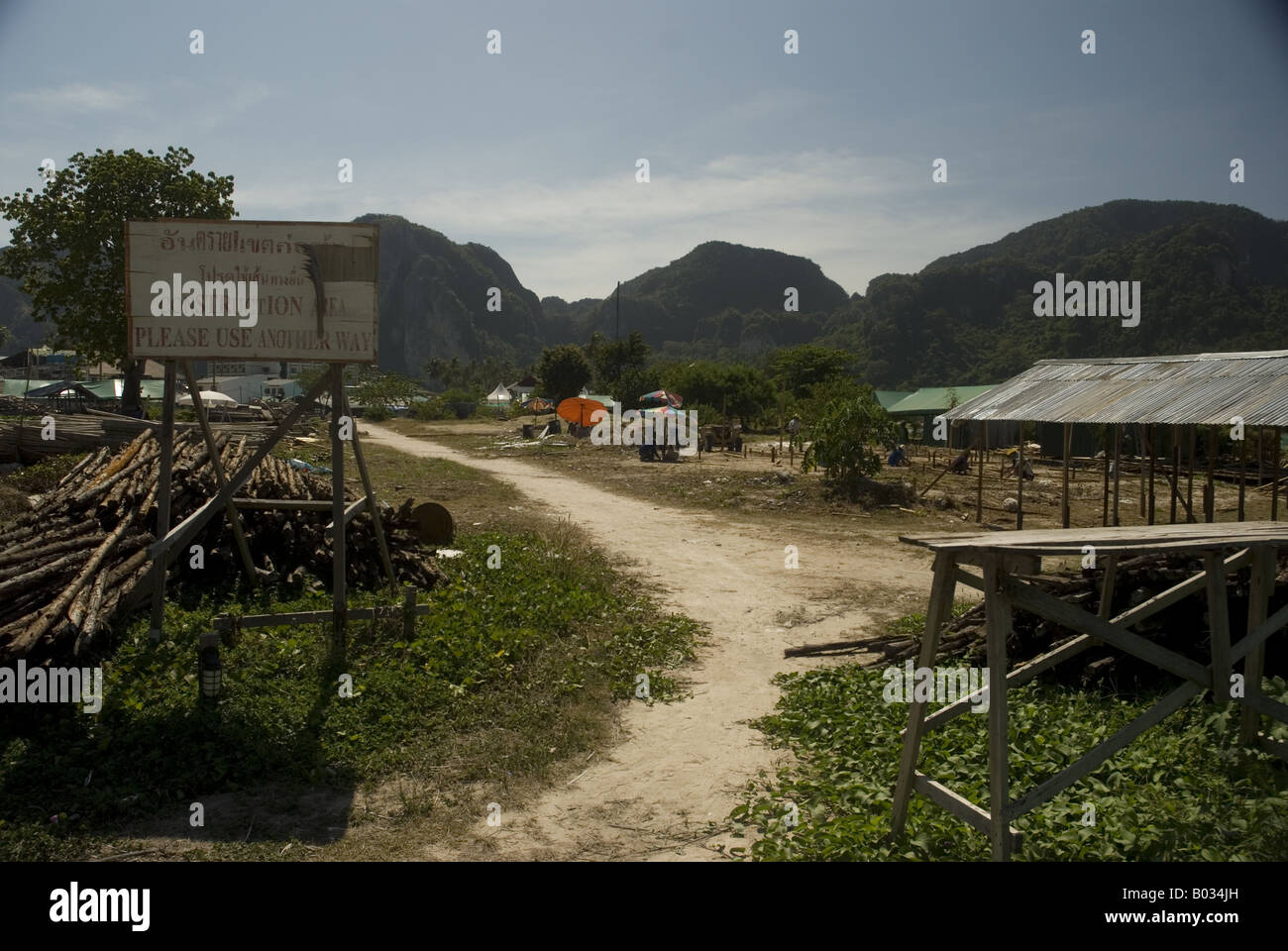 Tsunami 2004 koh phi phi Banque de photographies et d’images à haute ...