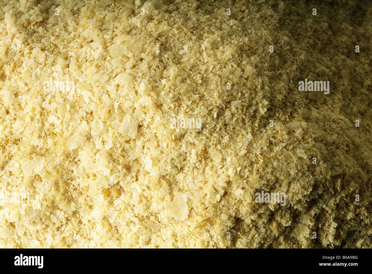 Flocons de levure nutritionnelle Banque de photographies et d’images à ...