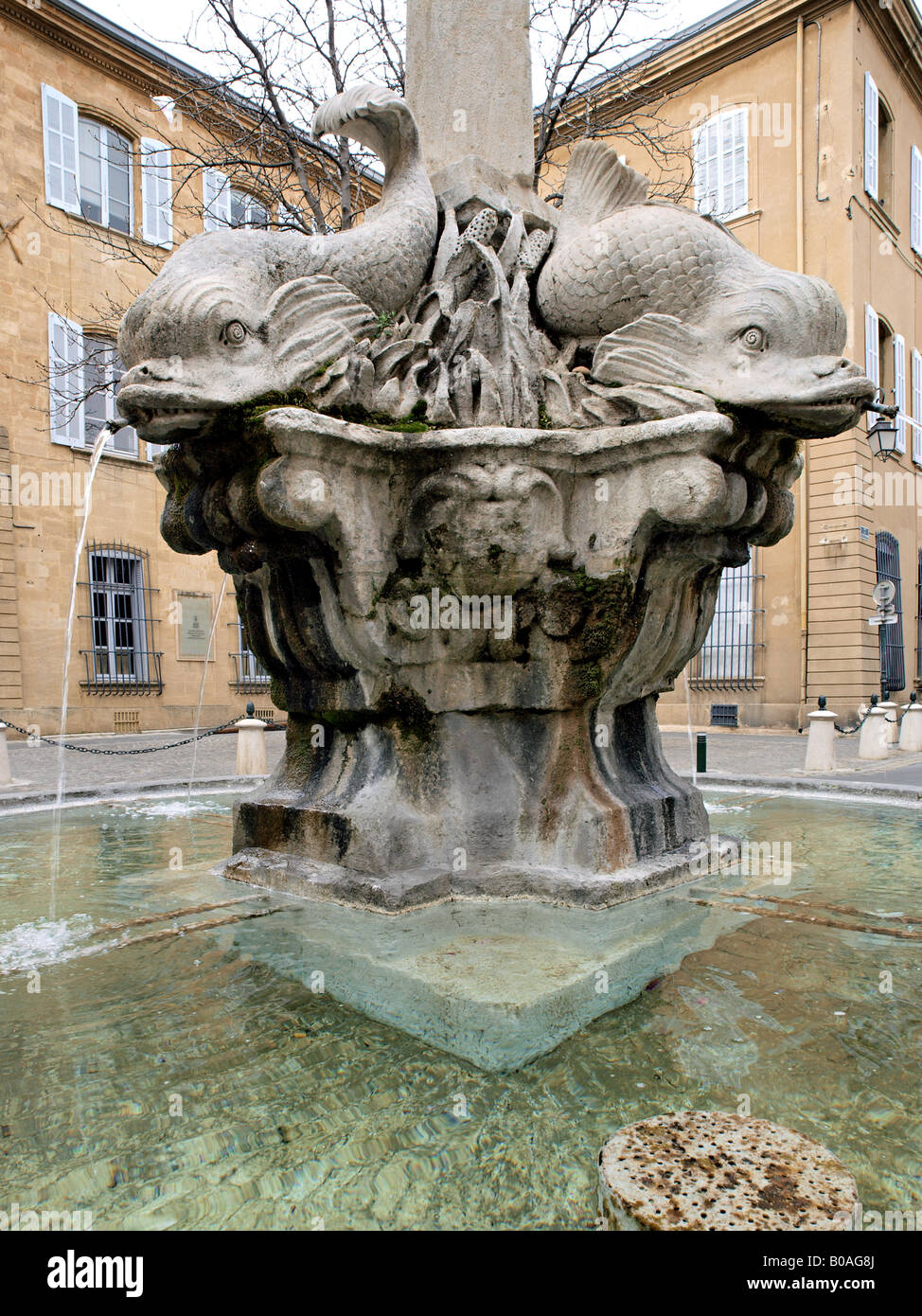 Aix en provence fontaine dauphin Banque de photographies et d’images à haute résolution - Alamy
