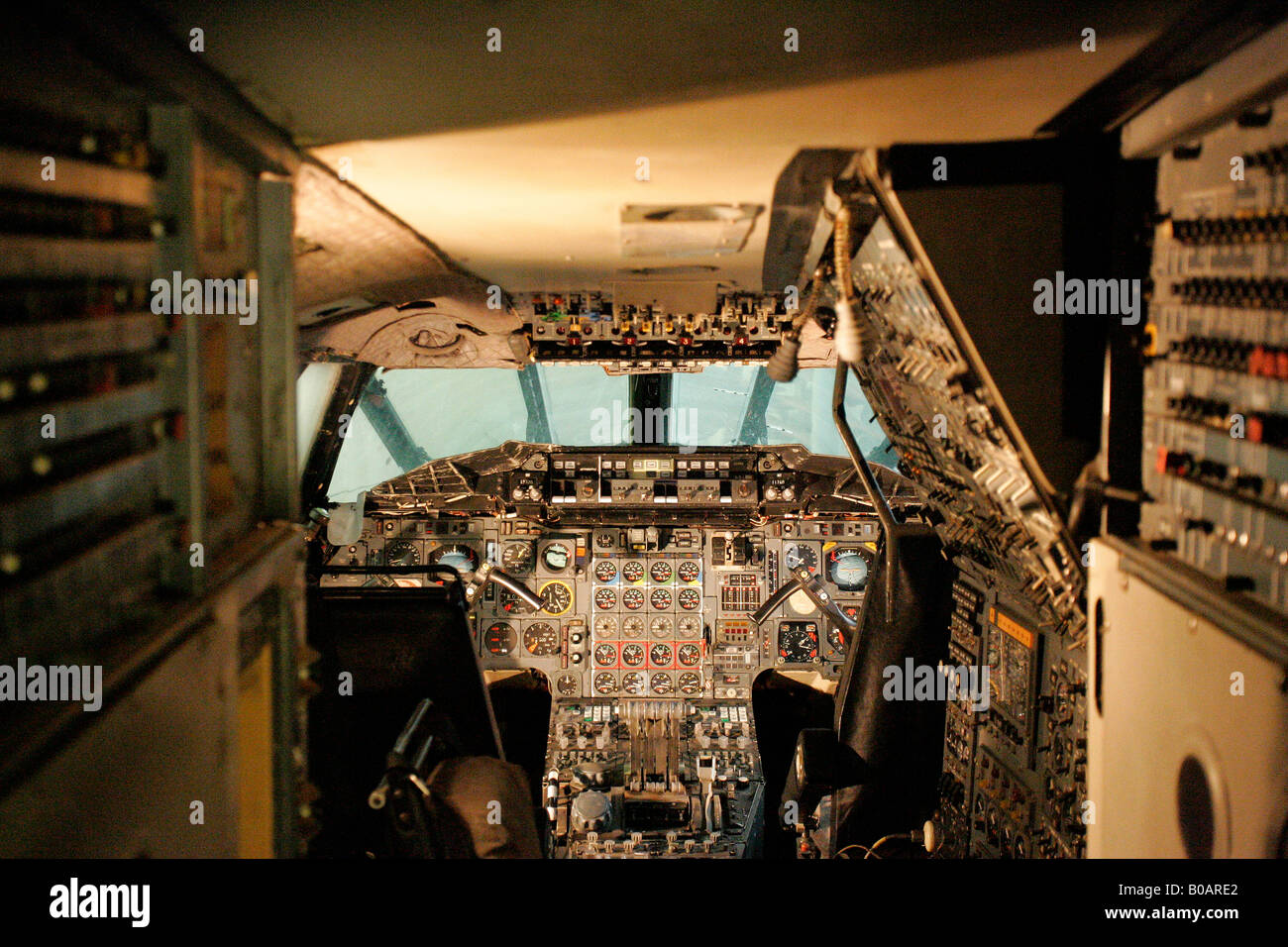 Concorde plane and cockpit Banque de photographies et d’images à haute ...