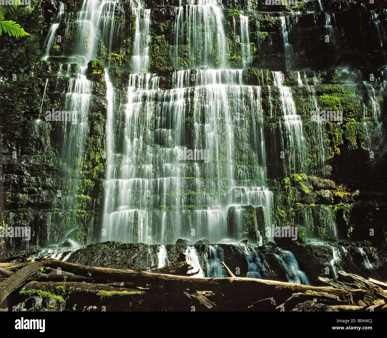 Mont cascade Banque de photographies et d’images à haute résolution - Alamy