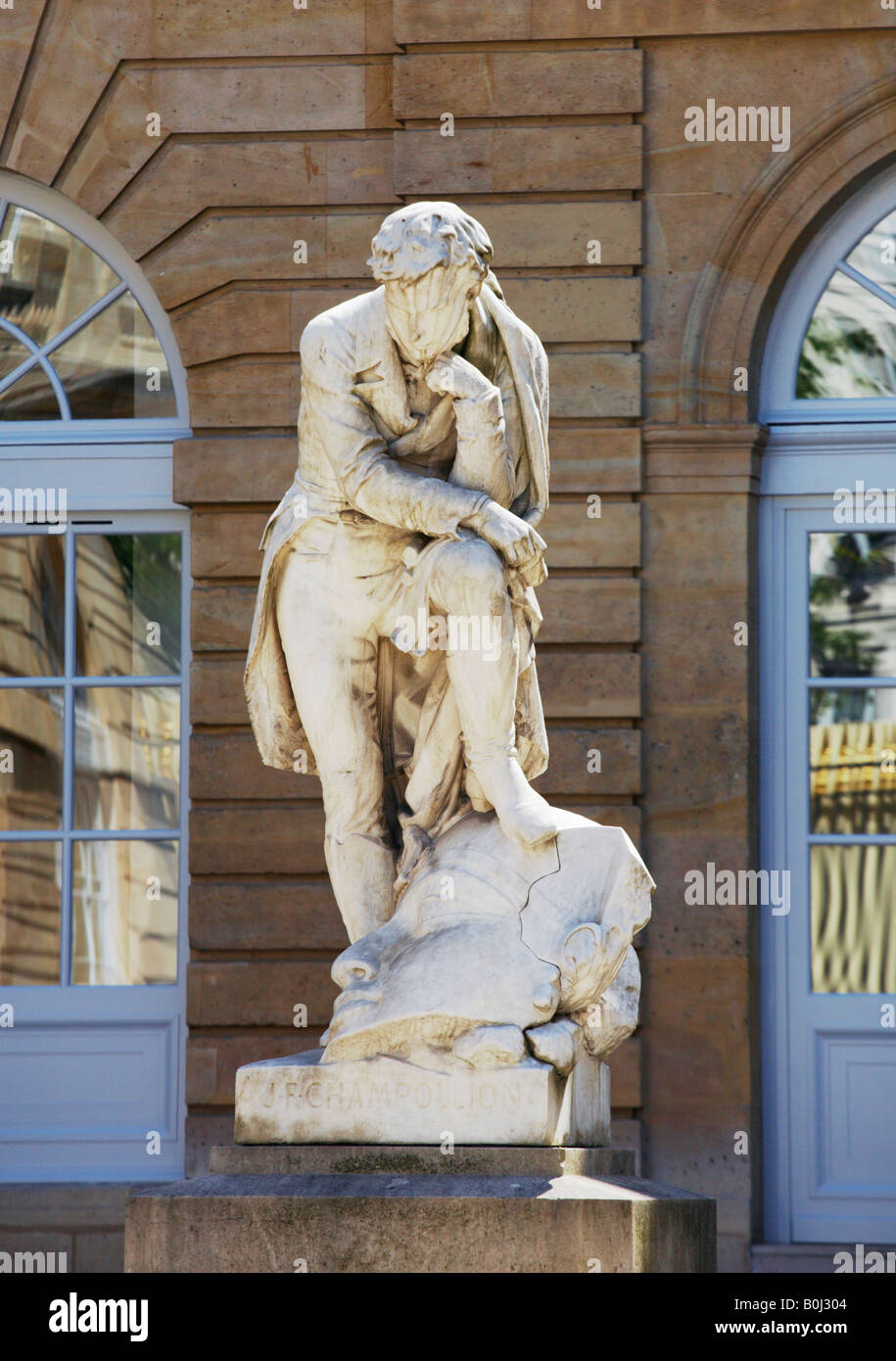 Statue de Jean François Champollion philologue érudit classique ...
