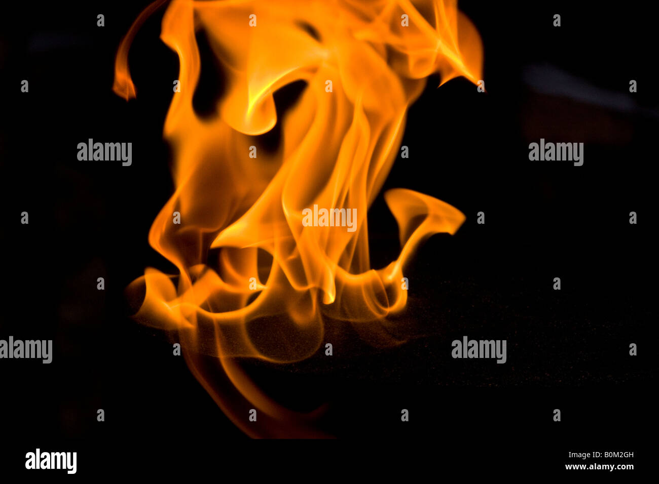 Les flammes Banque de photographies et d’images à haute résolution - Alamy