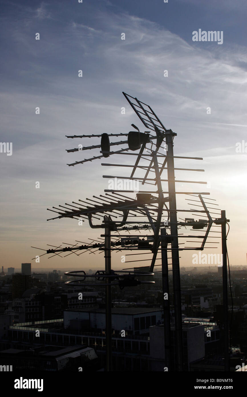 Antennes antennes signal telecoms Banque de photographies et d’images à ...