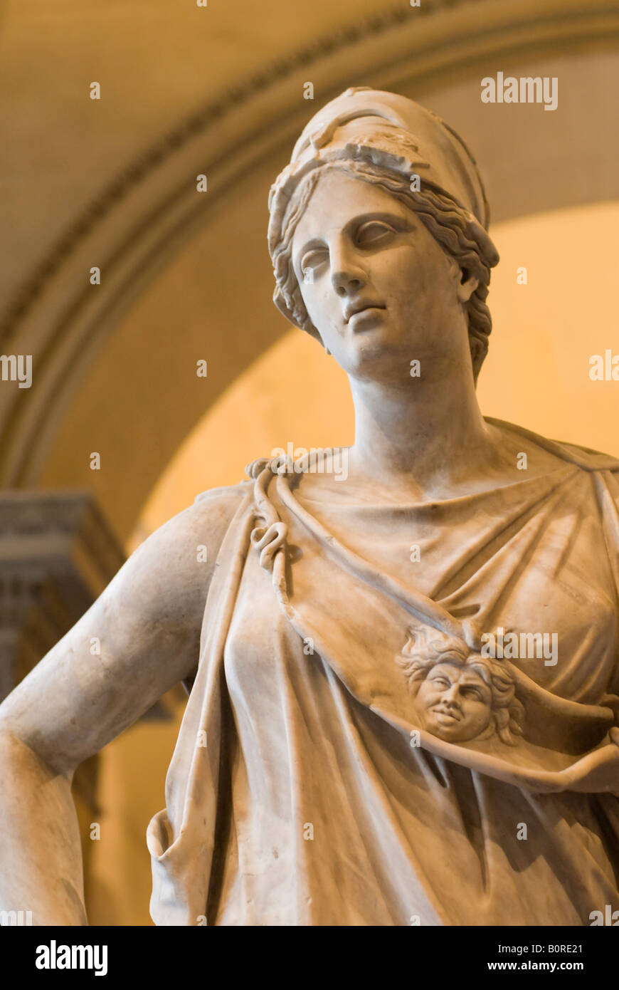 La division de l'Pacifiqué Athéna statue en marbre dans le musée du ...