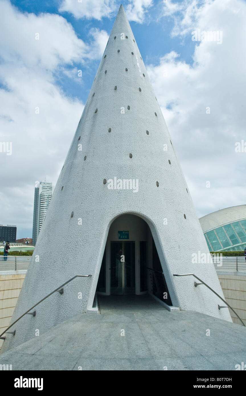 Cone shaped building Banque de photographies et d’images à haute ...
