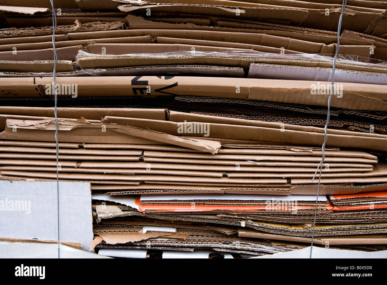 Pile de carton Banque de photographies et d’images à haute résolution ...
