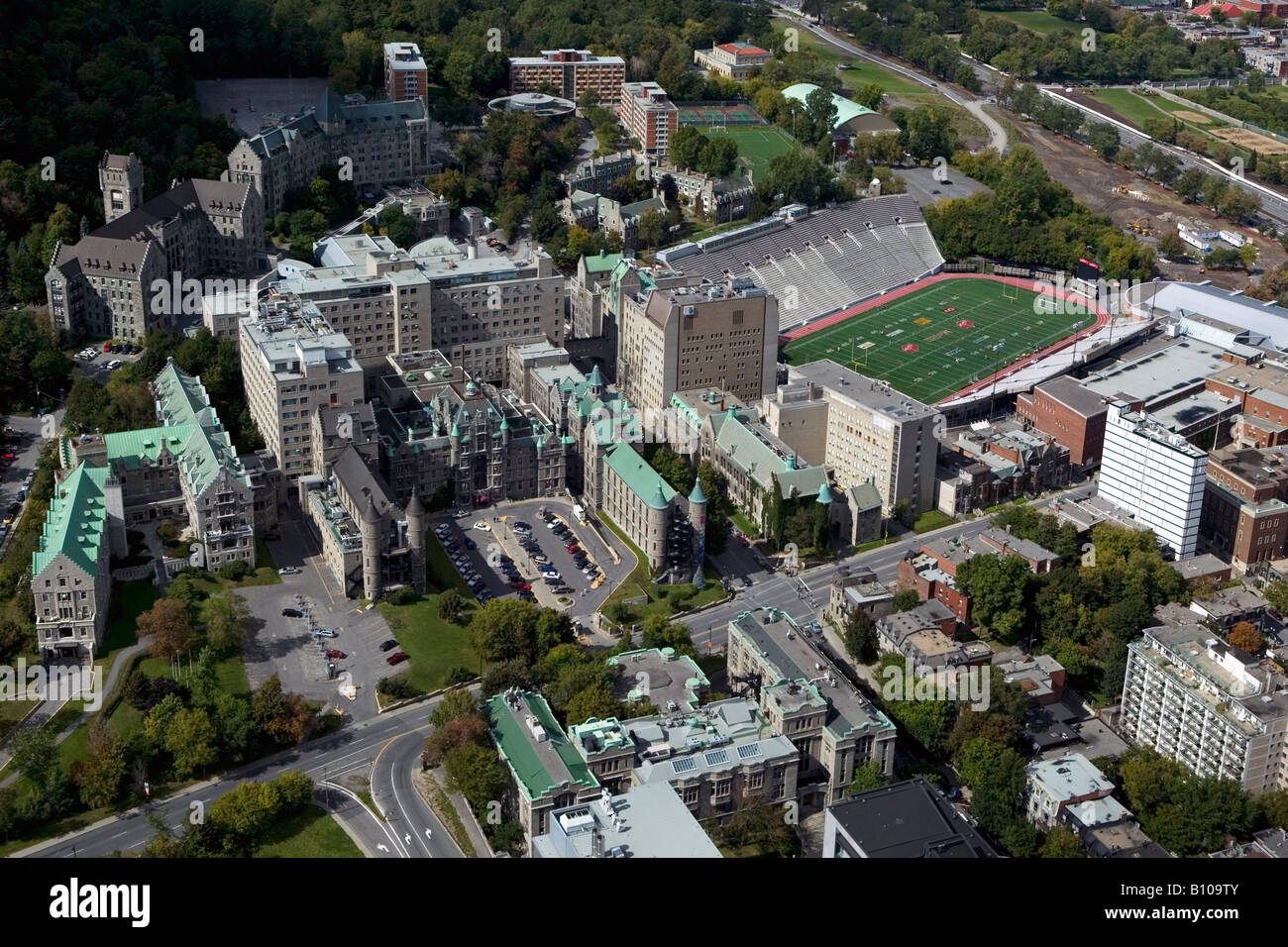 Au-dessus de l'antenne campus de l'Université McGill Montréal Québec ...