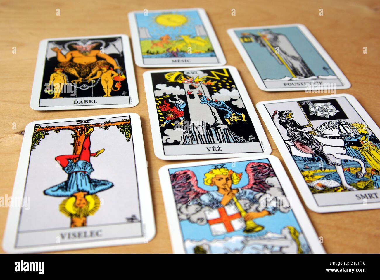 Cartes de tarots Banque de photographies et d’images à haute résolution ...