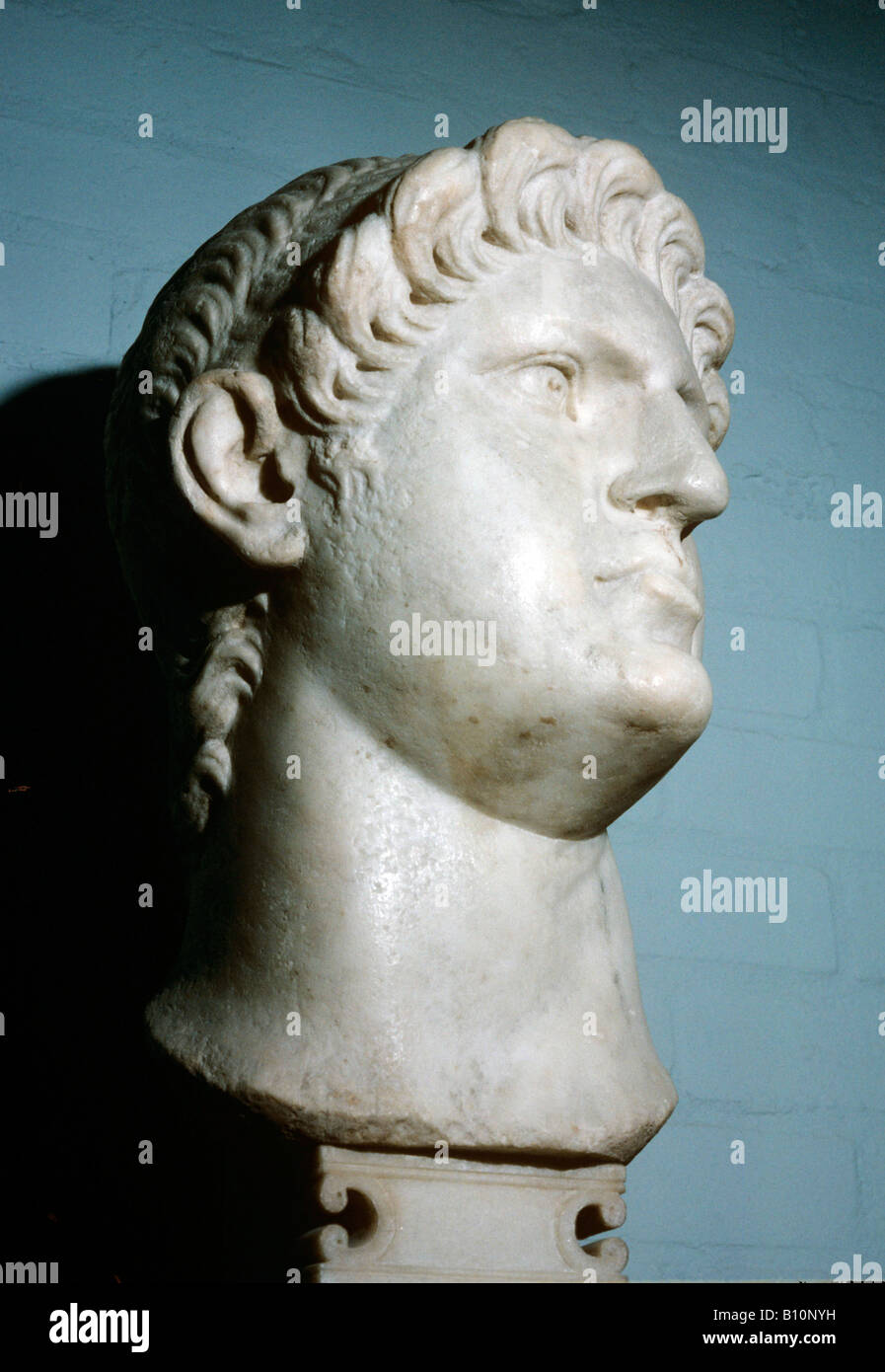 Roman emperor nero Banque de photographies et d’images à haute ...