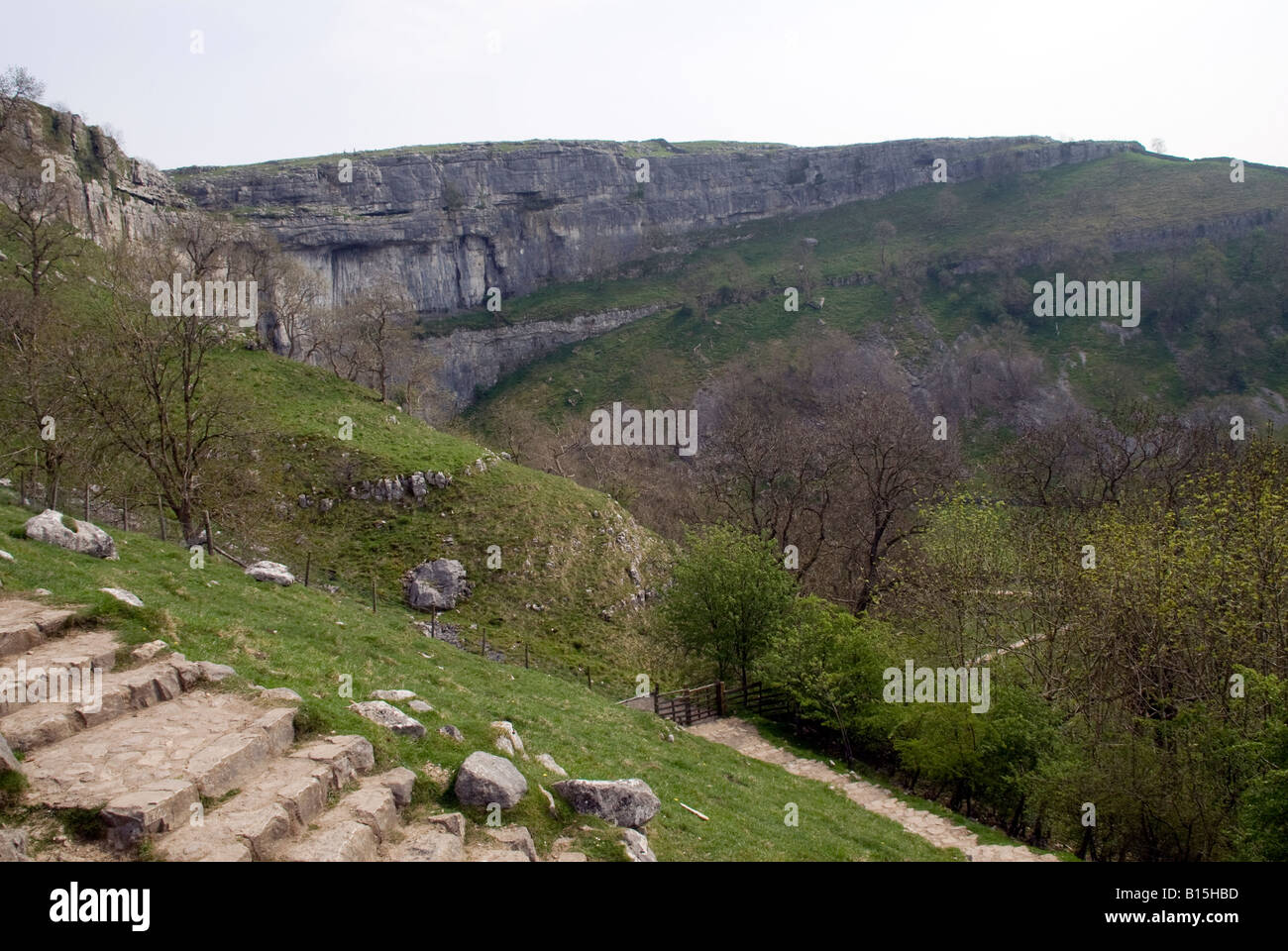 Malham cove rock Banque de photographies et d’images à haute résolution ...