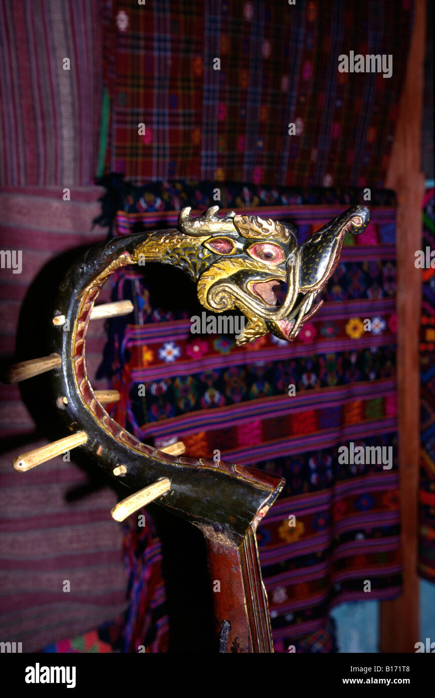 Zungney de cou artisanat Bhoutan Bhoutan dranyen guitare instrument de ...