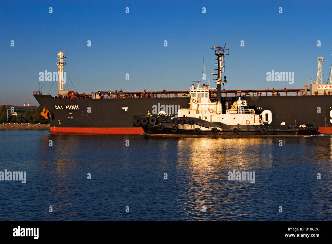 Remorqueurs de mer Banque de photographies et d’images à haute ...