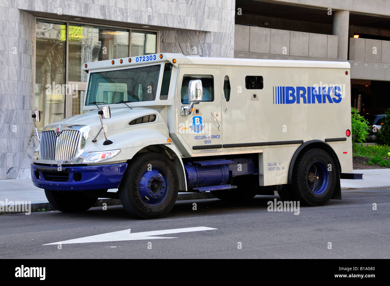 Camion de la Brinks sécurité blindée Photo Stock - Alamy