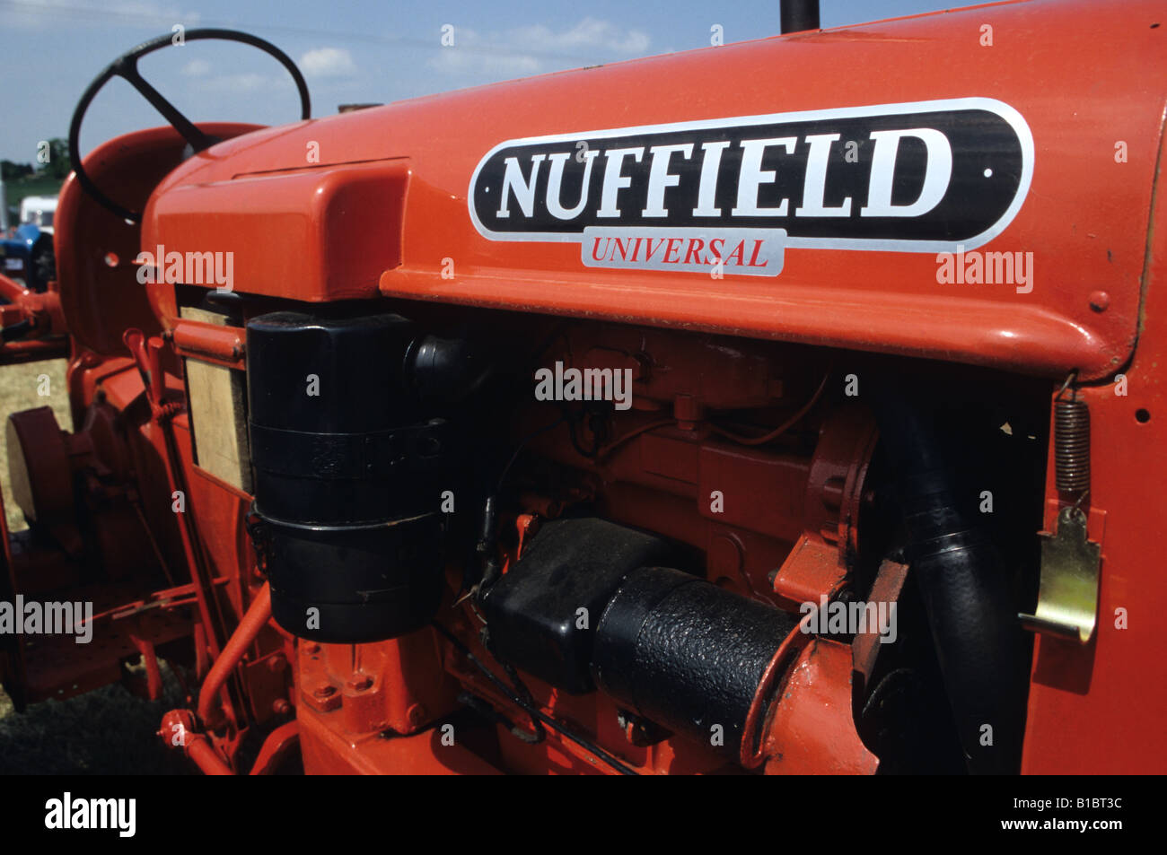 Nuffield universal tractor Banque de photographies et d’images à haute résolution - Alamy