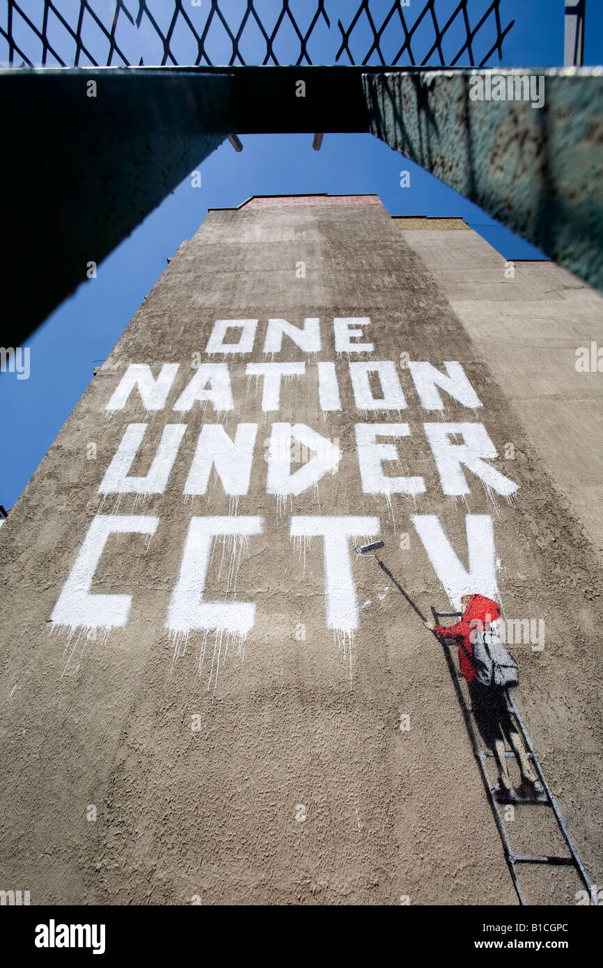 Banksy cctv Banque de photographies et d’images à haute résolution - Alamy
