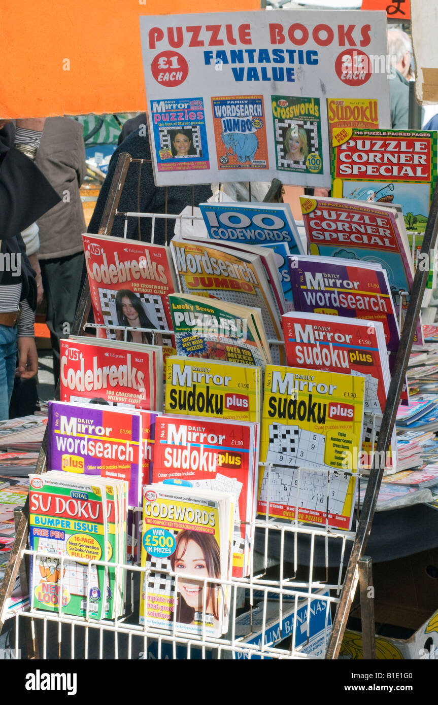 Magazine stand Banque de photographies et d’images à haute résolution ...