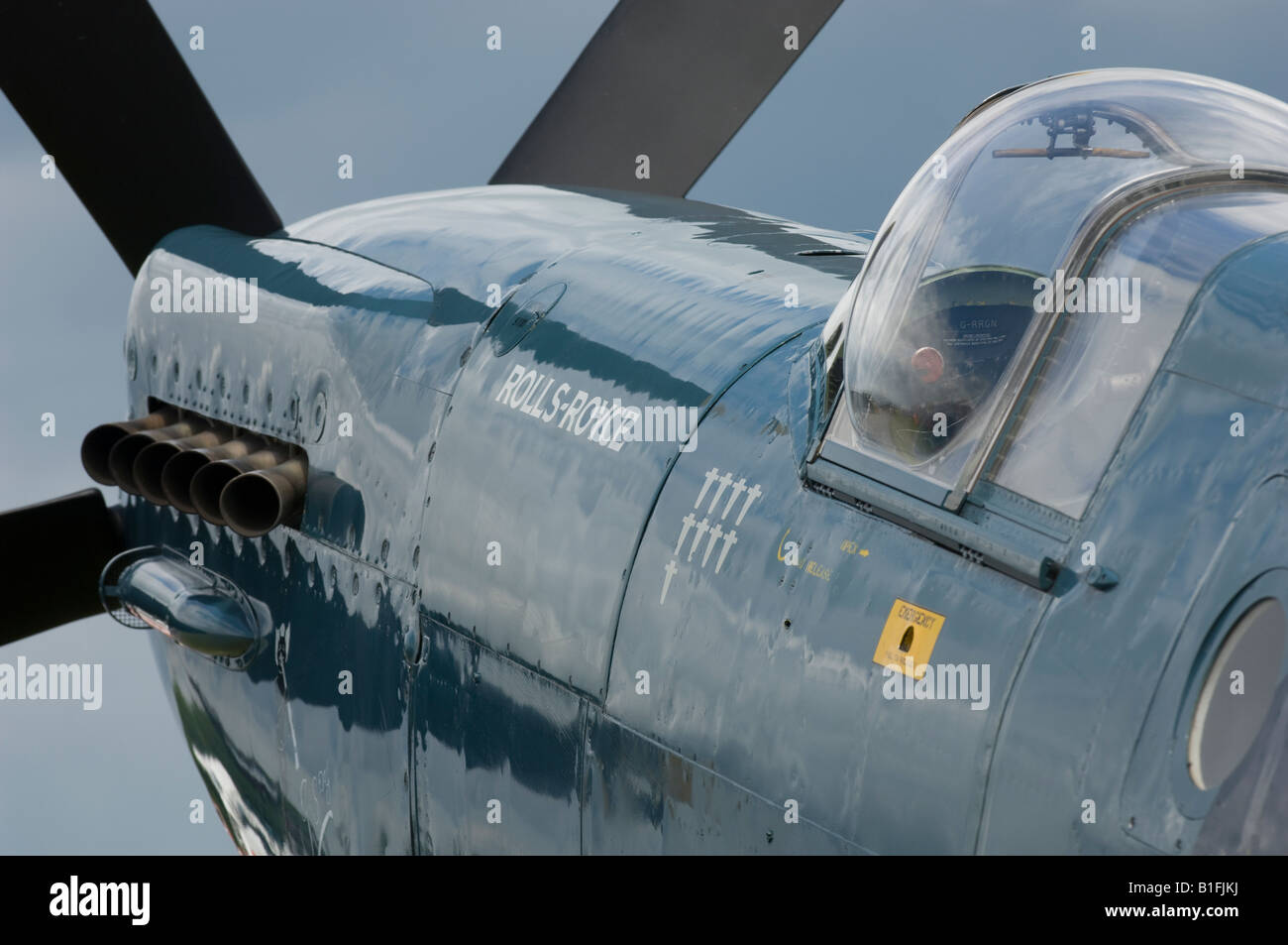 Spitfire mk xiv Banque de photographies et d’images à haute résolution ...