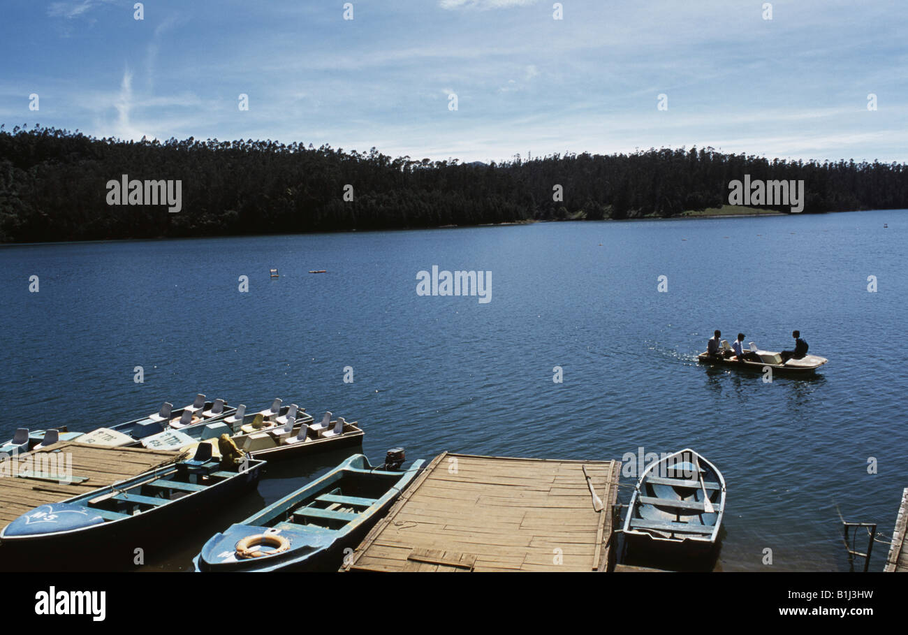 Lac pykara Banque de photographies et d’images à haute résolution - Alamy
