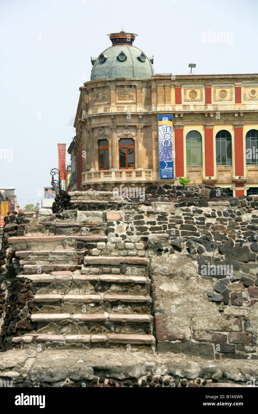 La demeure de Tenochtitlan, ancienne cité des Aztèques, Place Zocalo ...