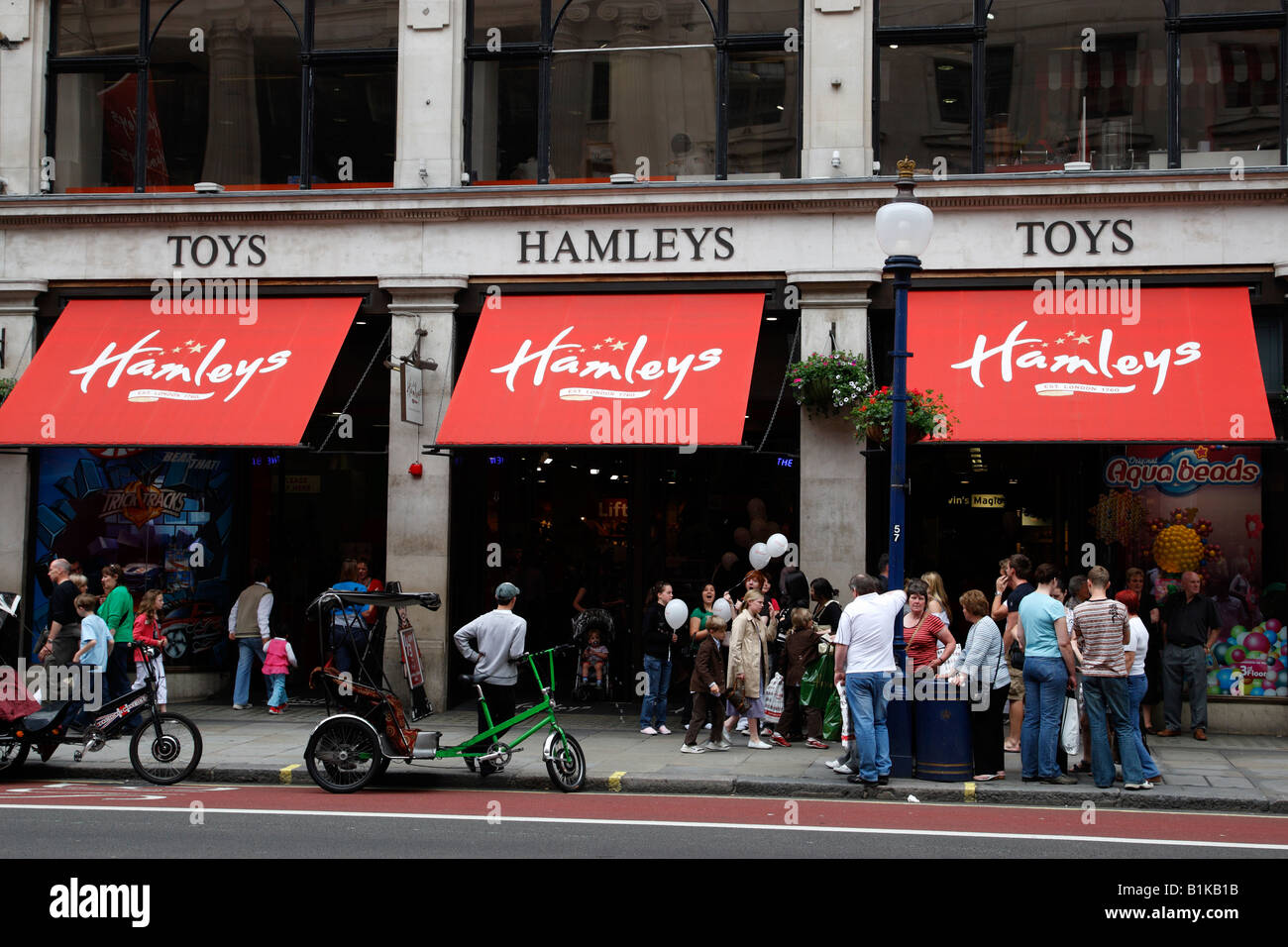 Hamleys london toys Banque de photographies et d’images à haute résolution - Alamy