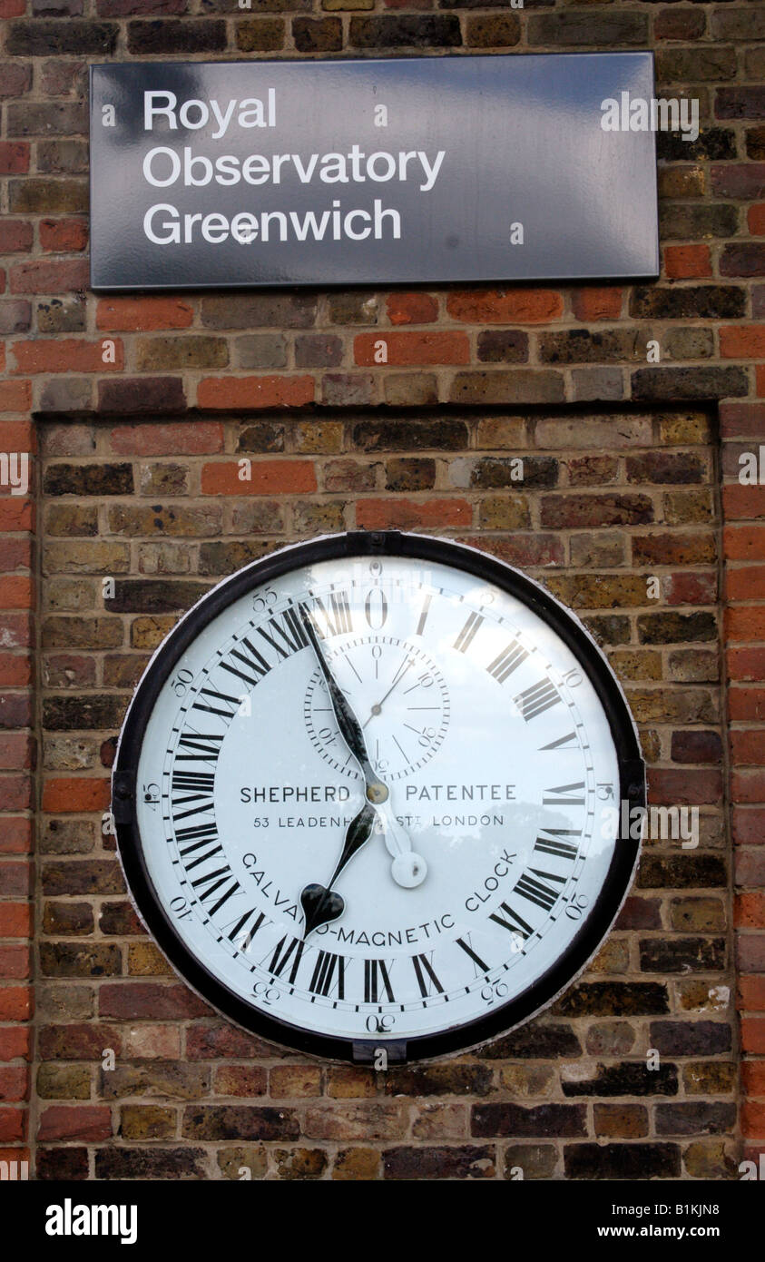 Greenwich mean time clock Banque de photographies et d’images à haute ...