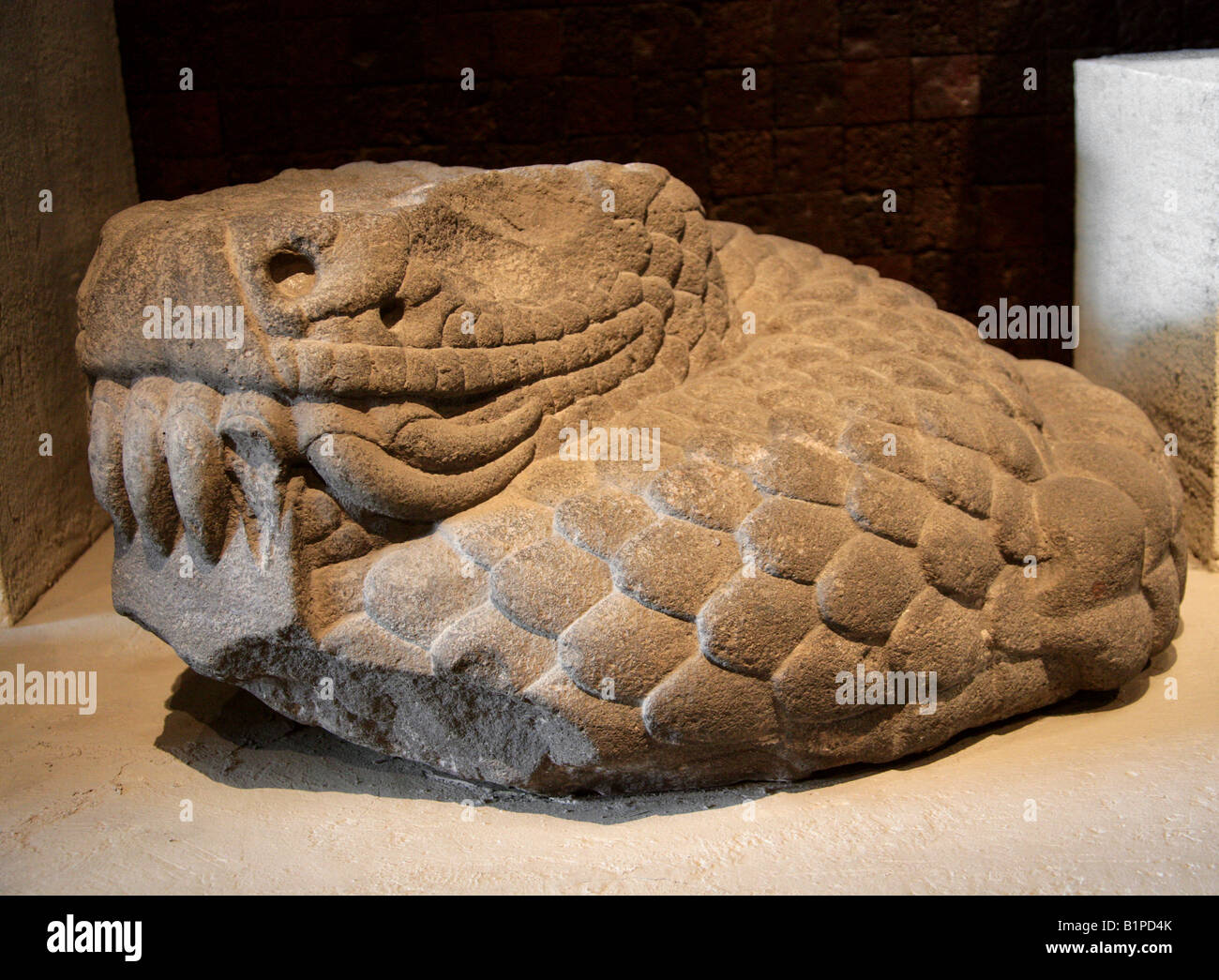 Statue de Quetzalcoatl le serpent à plumes Aztèque Dieu, Musée National ...