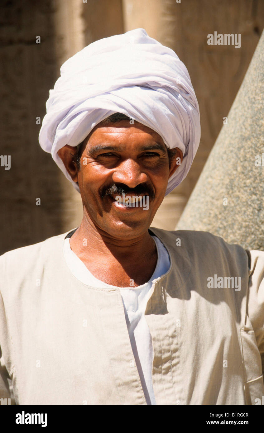 Egyptian man turban in horus Banque de photographies et d’images à ...