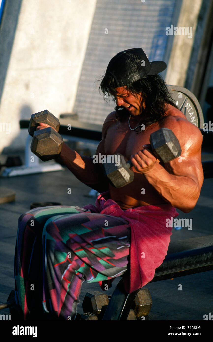 Bodybuilders beach Banque de photographies et d’images à haute ...